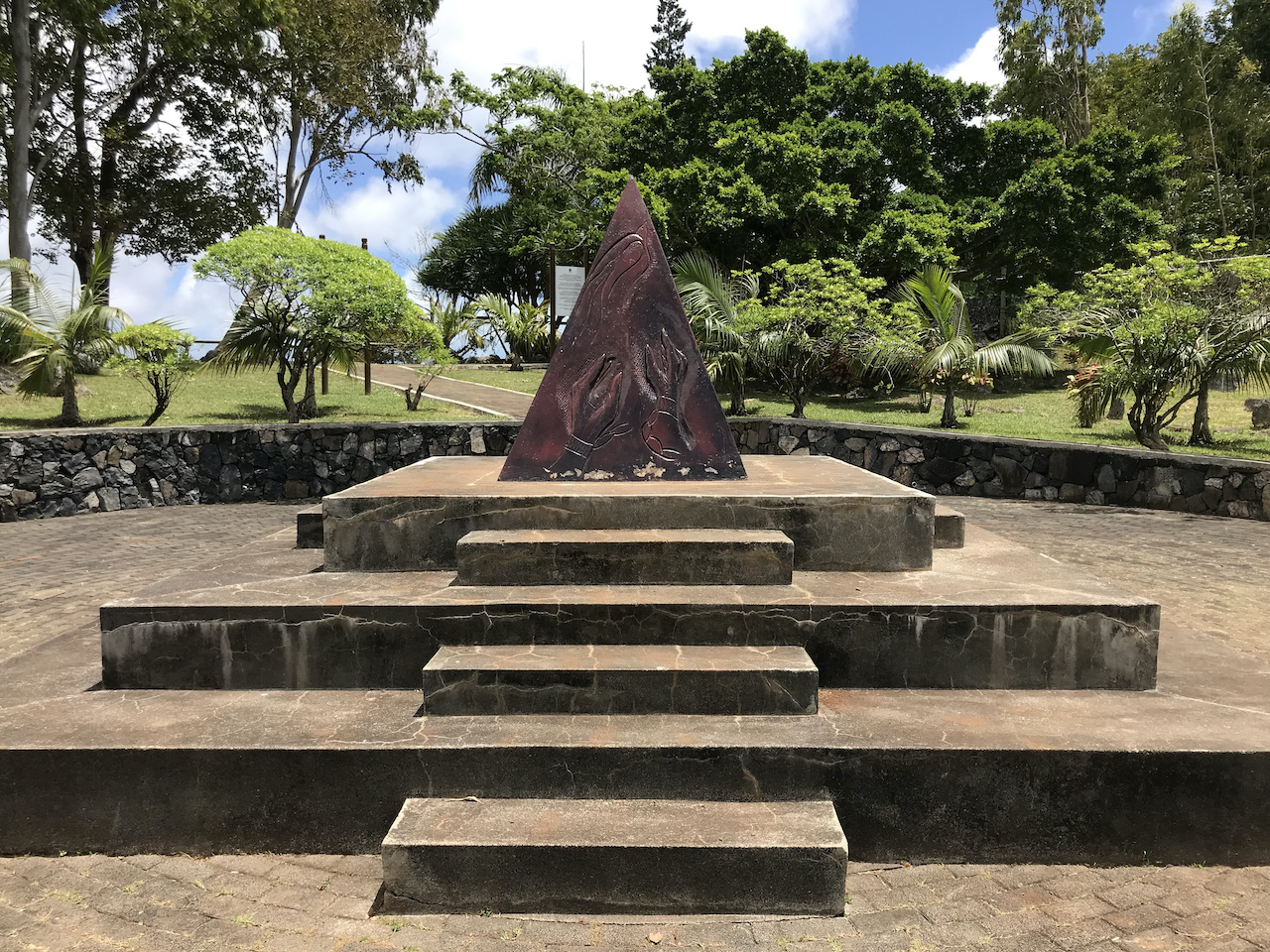 Tombeau Maragon En | Discovery Rodrigues